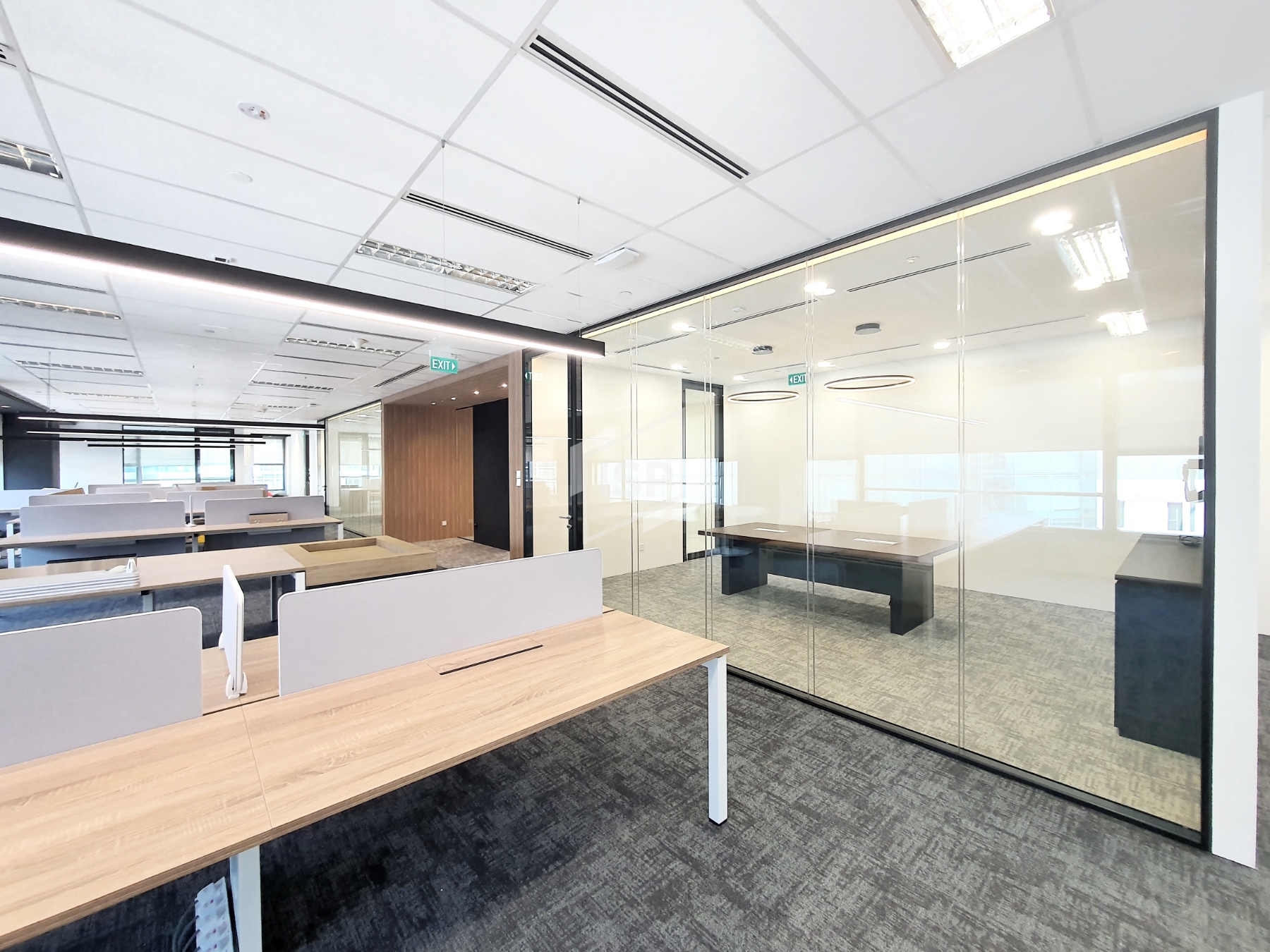 Benefits of Double Glazed Glass Partitions in Workplaces