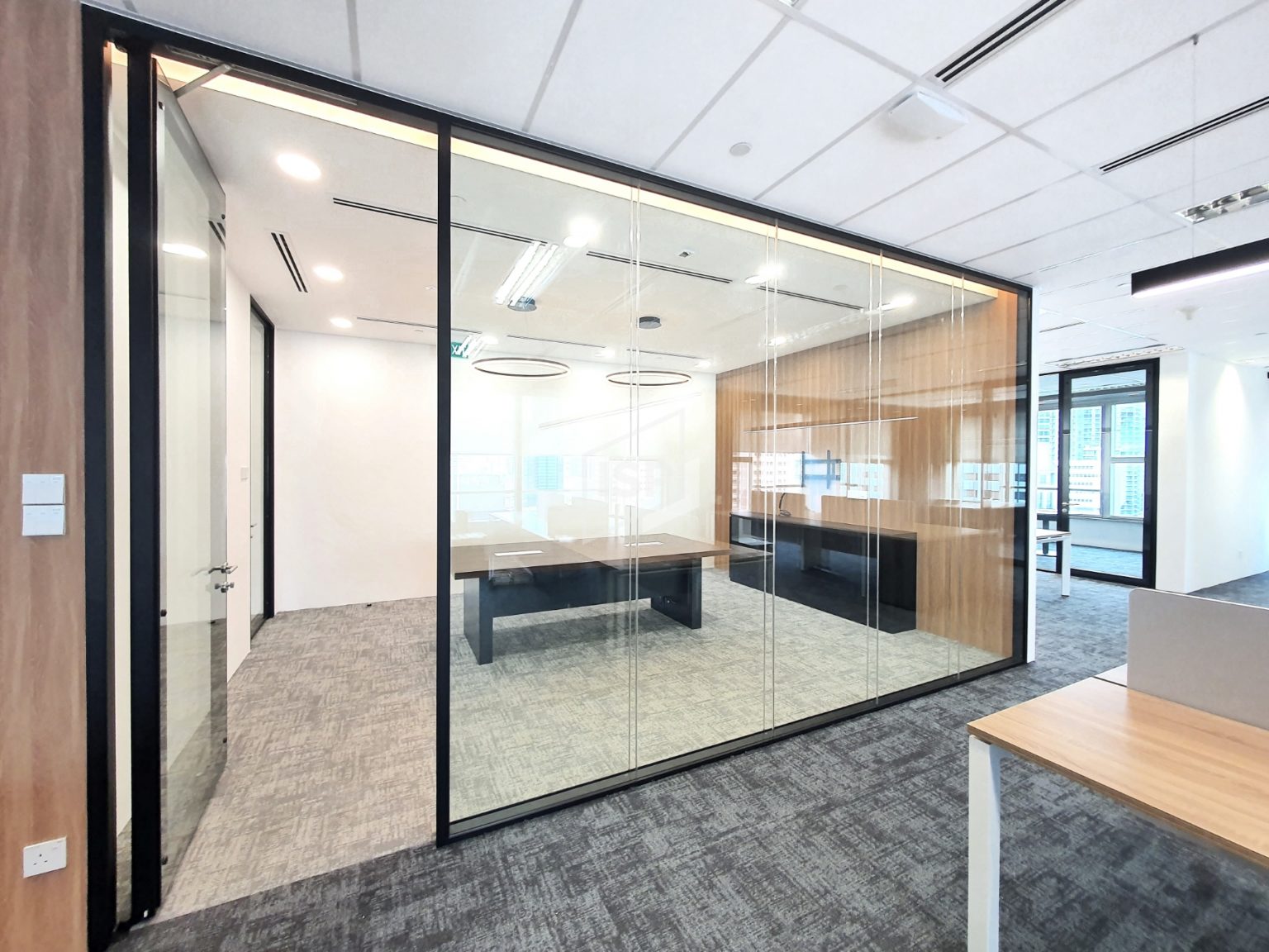 Benefits of Double Glazed Glass Partitions in Workplaces