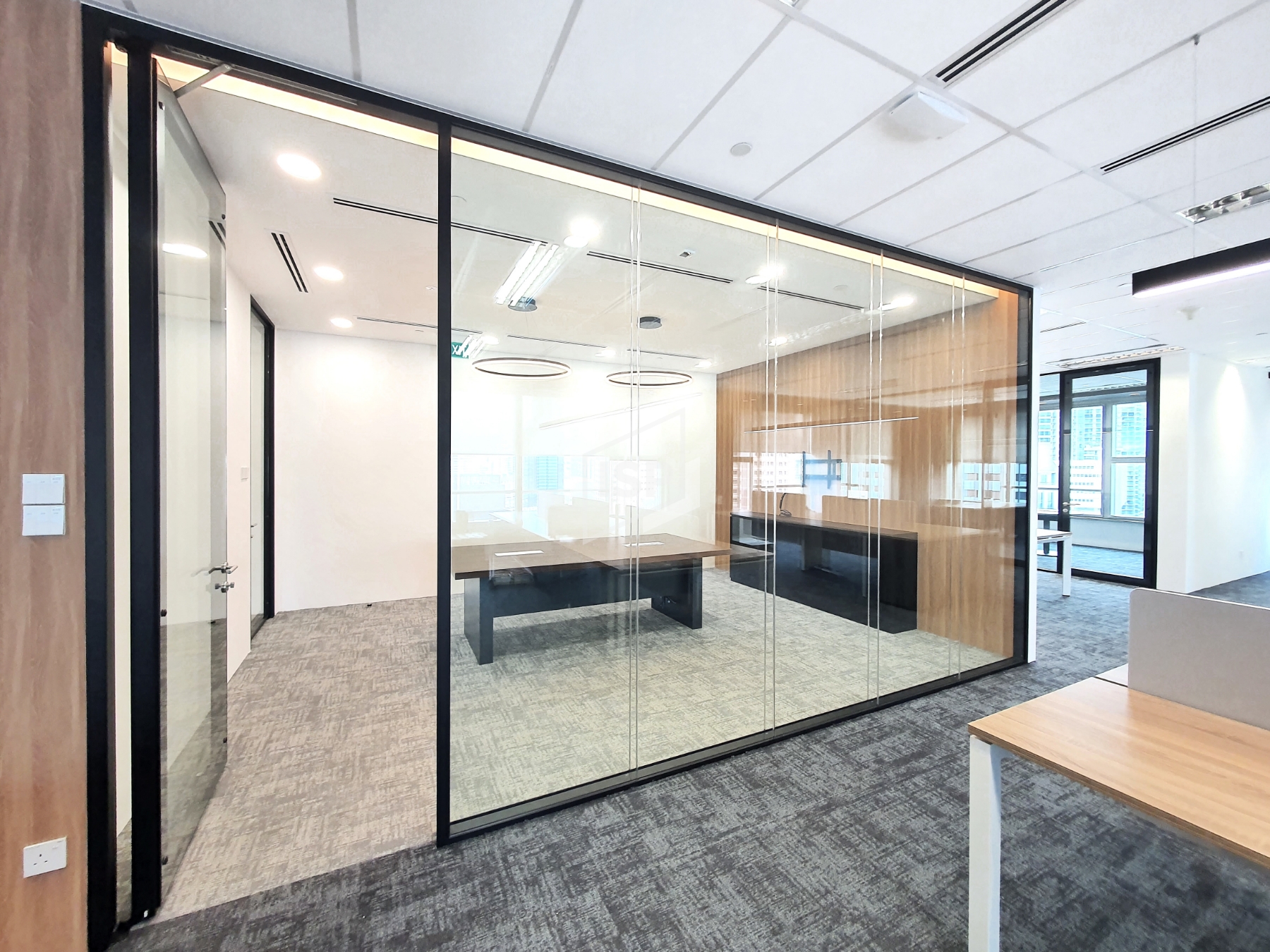 Benefits of Double Glazed Glass Partitions in Workplaces