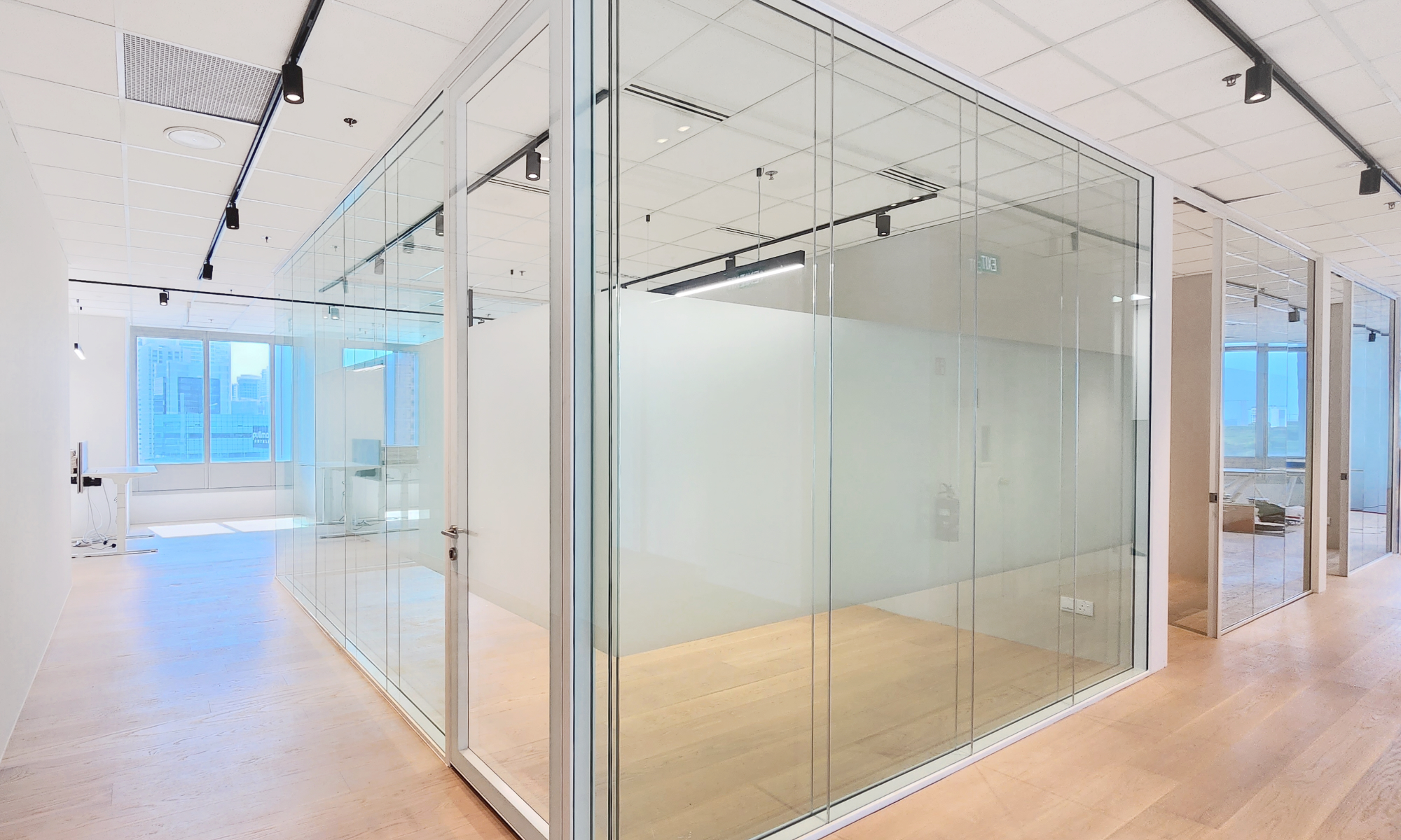 COMO - Double Glazed Acoustic Glass Partition System