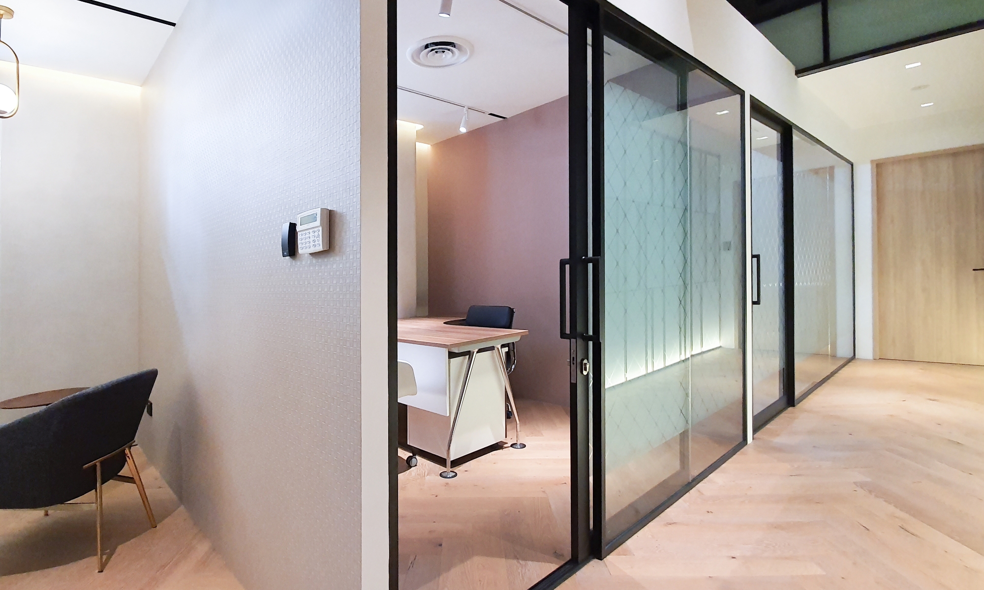 SOLO Sliding Door - Integrate Systems Panel